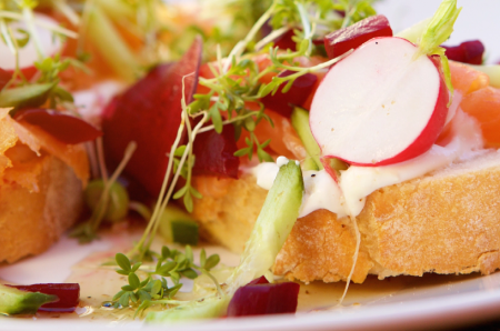 Mango Tree Bar & Restaurant - GoodEatsCayman.com